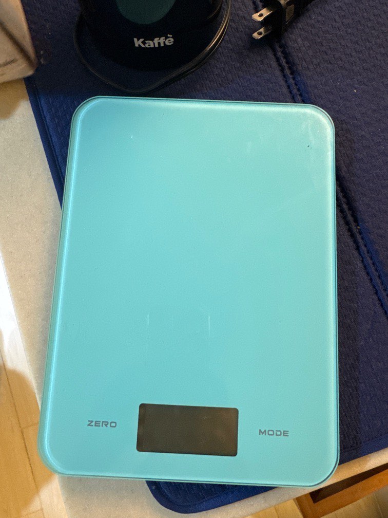 Moving Sale - Baking Weighing Scale, 家庭電器, 廚房電器, 其他廚具 - Carousell