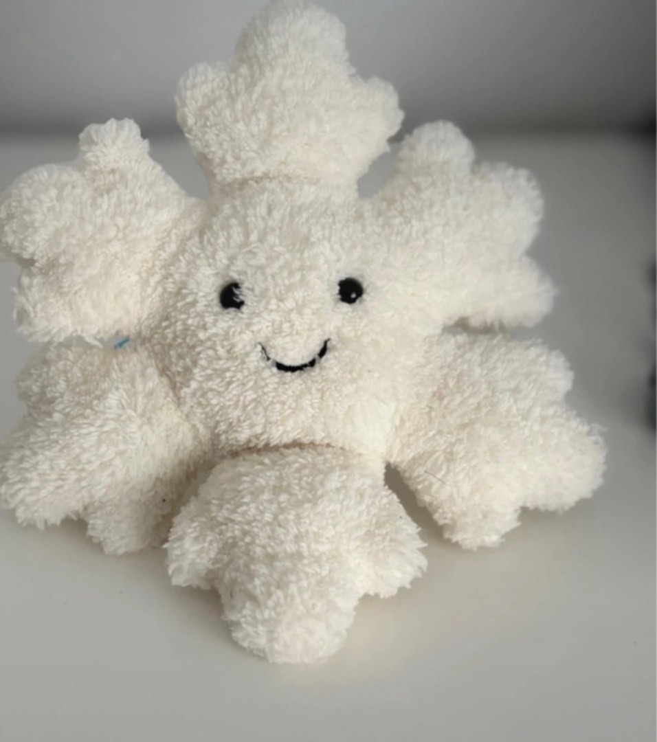 (Retired 絕版) Jellycat Amuseable snowflake, 興趣及遊戲, 玩具 & 遊戲類 - Carousell