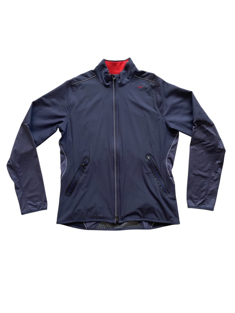 nike sphere react, Fesyen Pria, Pakaian , Atasan di Carousell