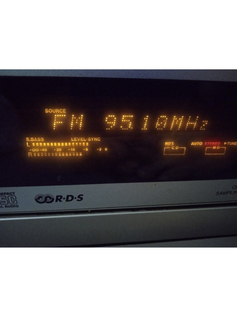 Onkyo MiniDisc Recorder Receiver FR-V3, Audio, Portable Music Players ...