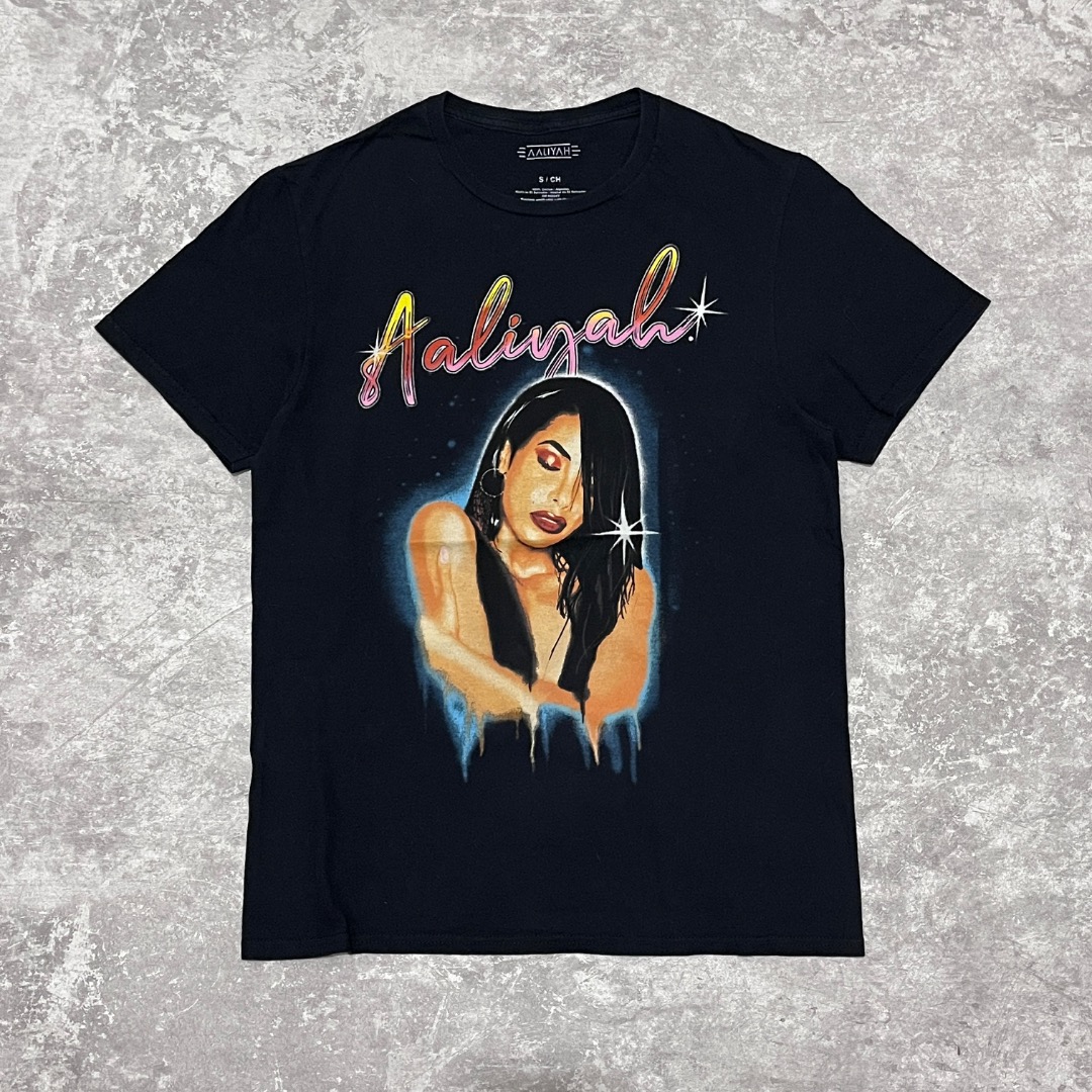 Kaos Singer Aaliyah Official Merch, Fesyen Pria, Pakaian , Atasan di ...