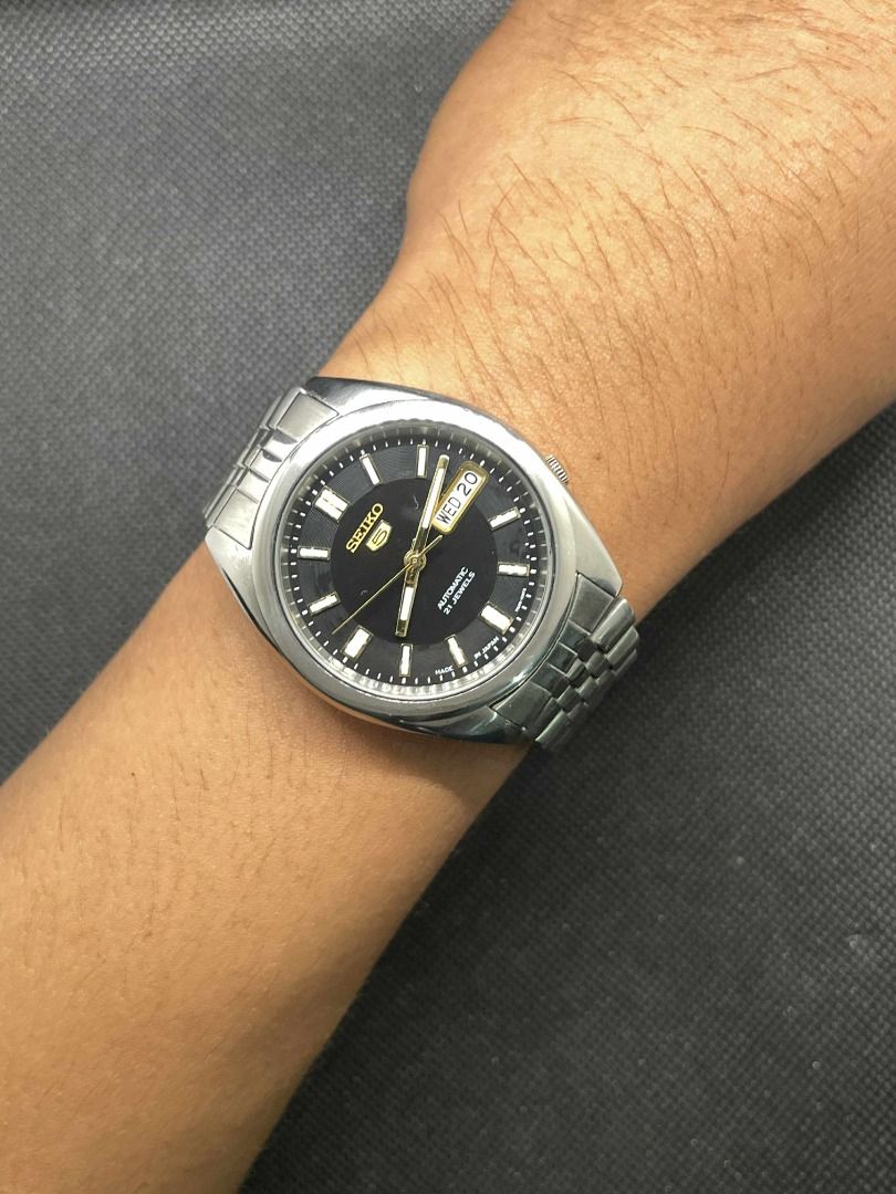 Seiko 5 Automatic Black Dial Watch, Luxury, Watches on Carousell