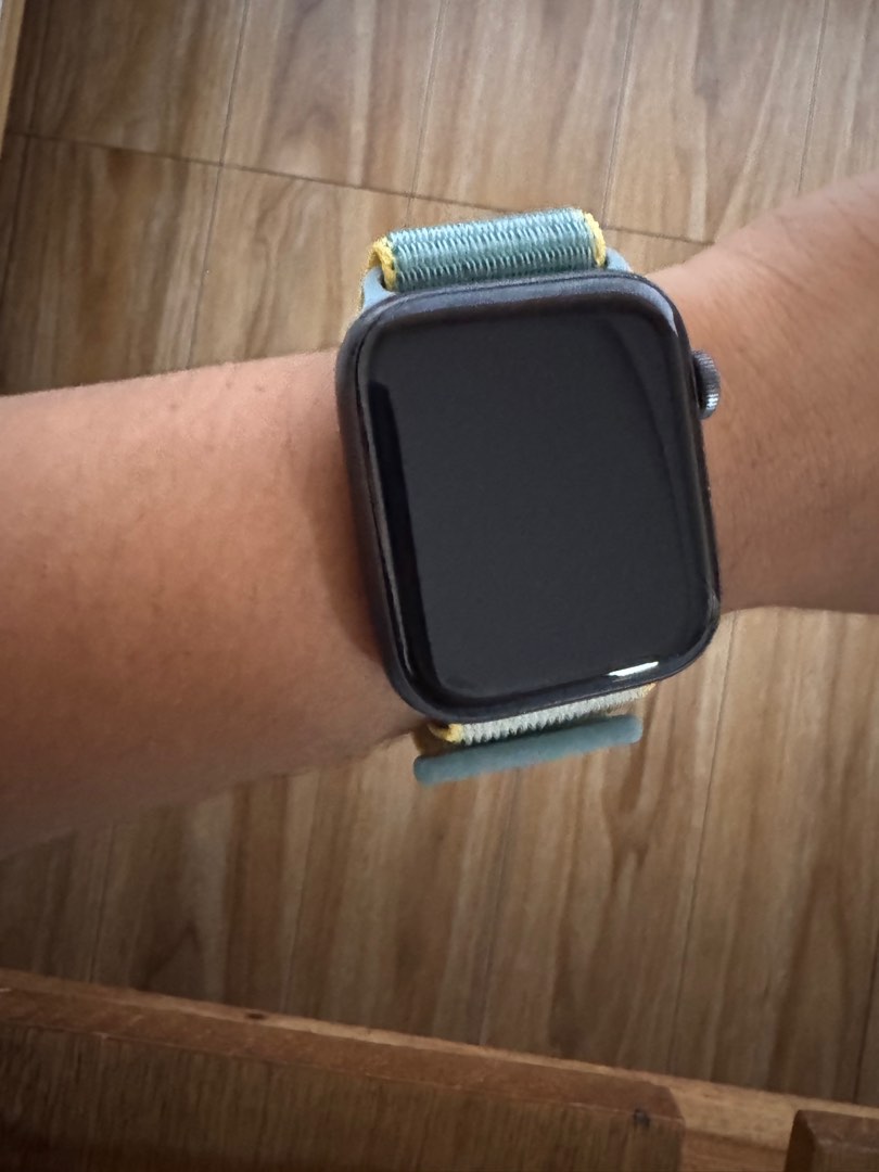 Apple Watch SE (1st Gen) - 44mm Space Grey Aluminum, Mobile Phones ...