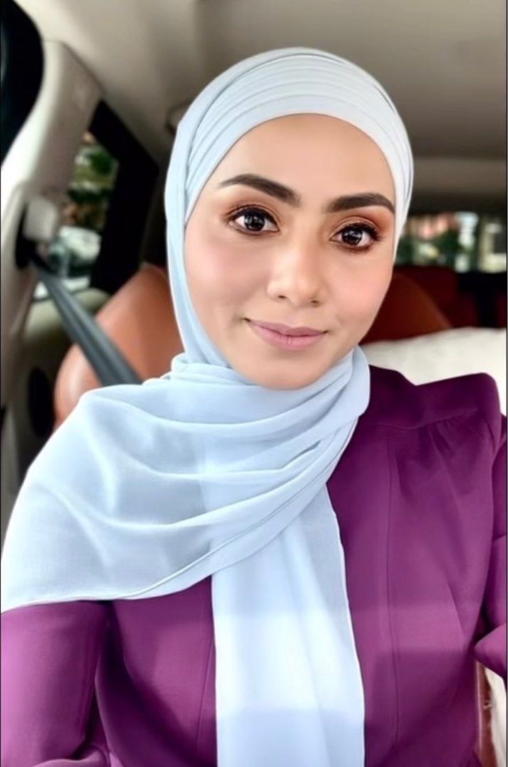 Mawar_Fareeda Sara plain shawl with inner attached, Women's Fashion ...