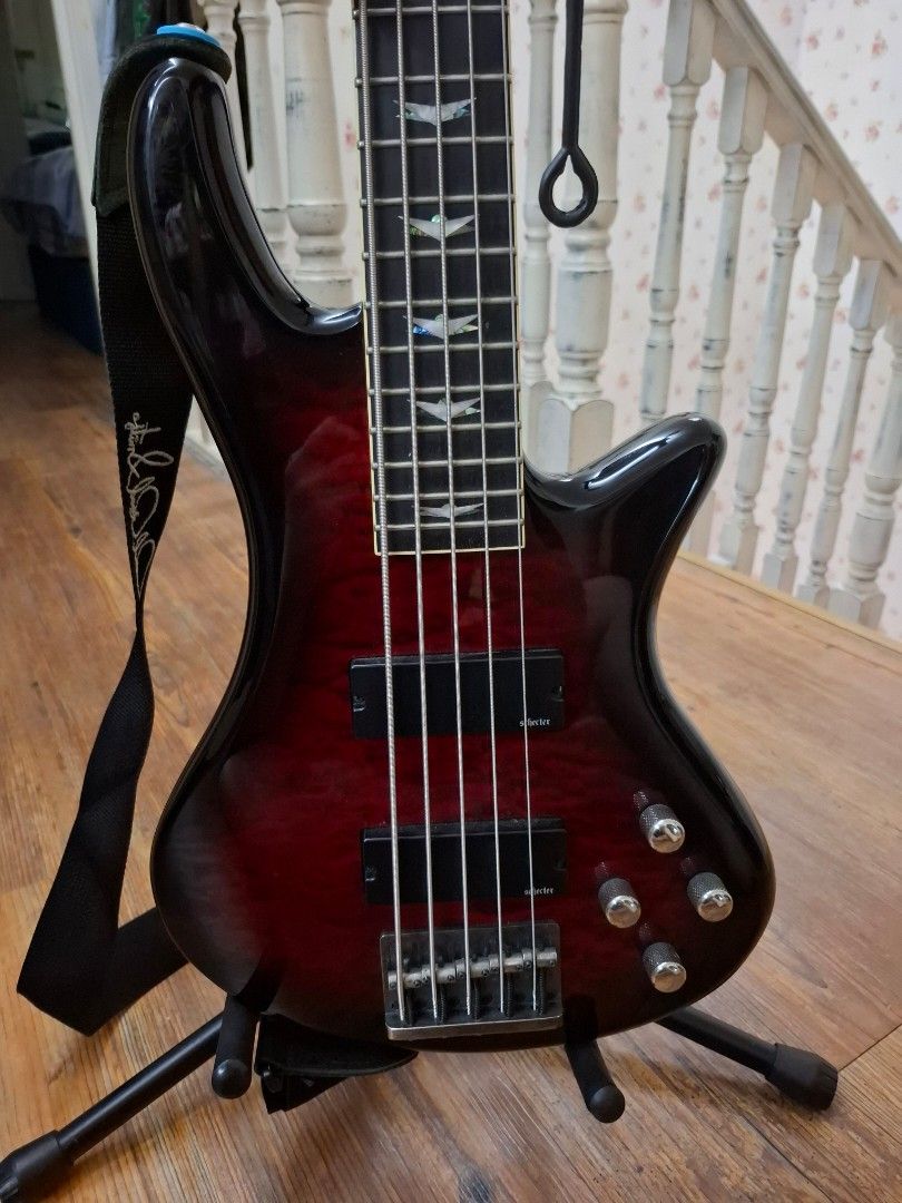 Schecter Stiletto Extreme 5 string bass, Hobbies & Toys, Music & Media ...