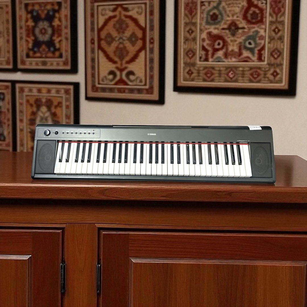 Yamaha Piaggero NP11 61-Key Lightweight Compact Portable Keyboard w ...