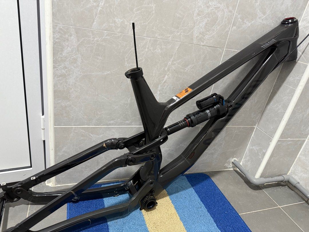 Canyon Torque CF7 27.5 Frame (M) 2021, Sports Equipment, Bicycles ...