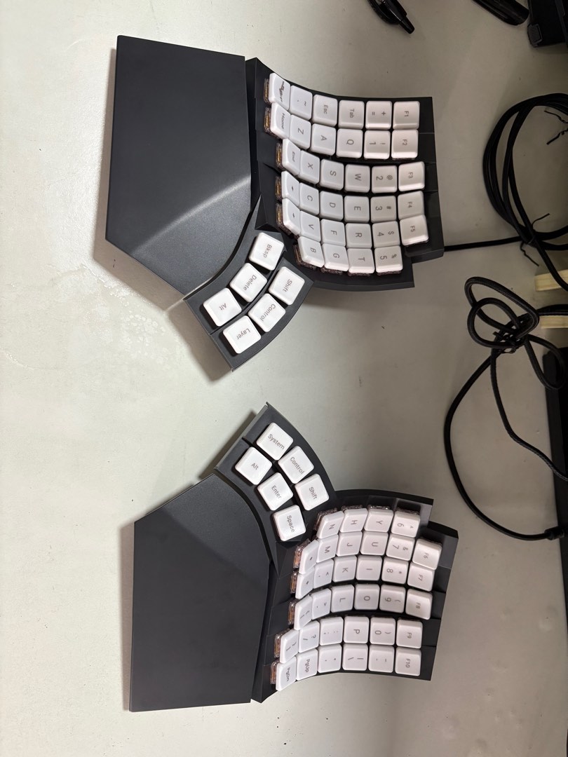 [TRIAL ONLY] glove80 Glove 80 Split Ergonomic Mechanical Keyboard ...