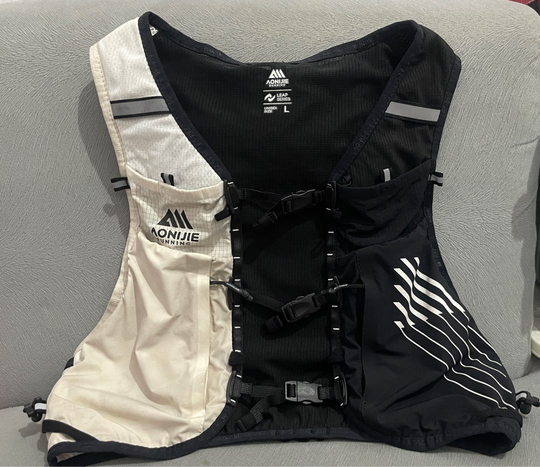 Hydropack running vest Aonijie C9116 10L, Olah Raga, Perlengkapan ...