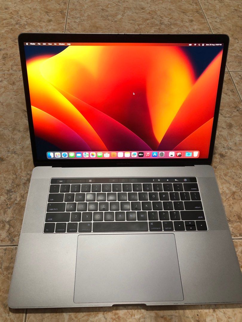 MacBook Pro 15-inch 2017 Touch Bar - i7, 16GB RAM , 512GB SSD ...
