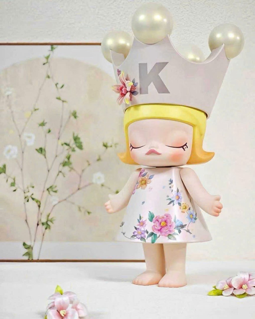 Popmart Mega Royal Molly Velvet Flowers 400%, Hobbies & Toys, Toys ...