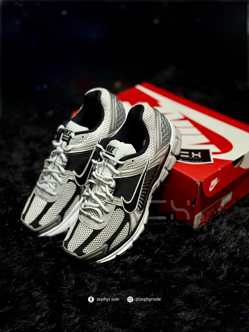 VOMERO 5 METALLIC SILVER BLACK, Men's Fashion, Footwear, Sneakers on ...