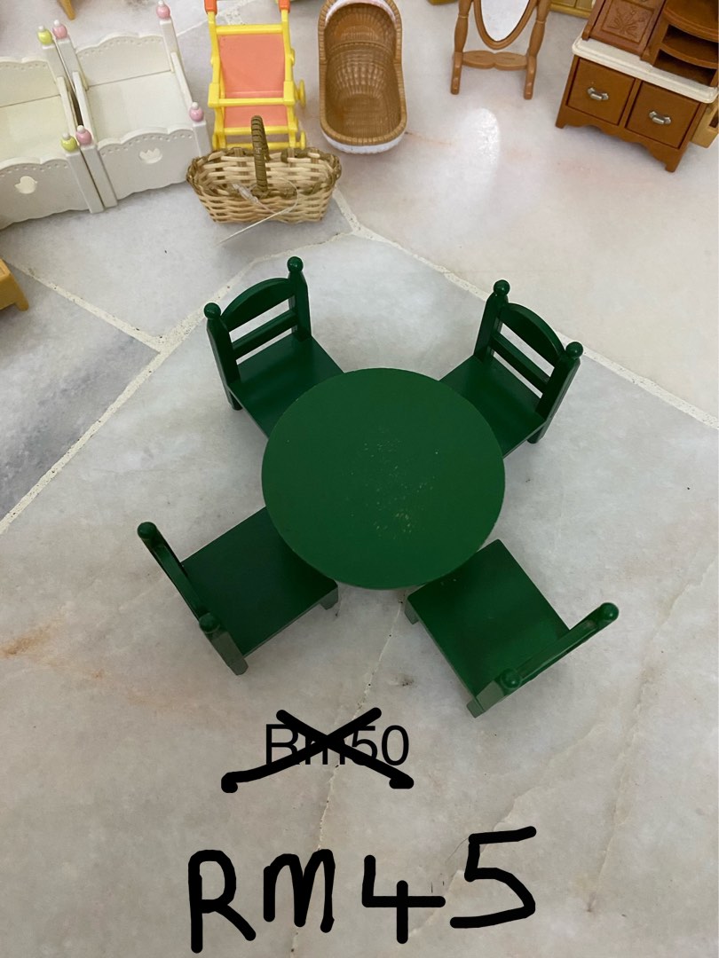 Sylvanian family table and chair, Hobbies & Toys, Toys & Games on Carousell