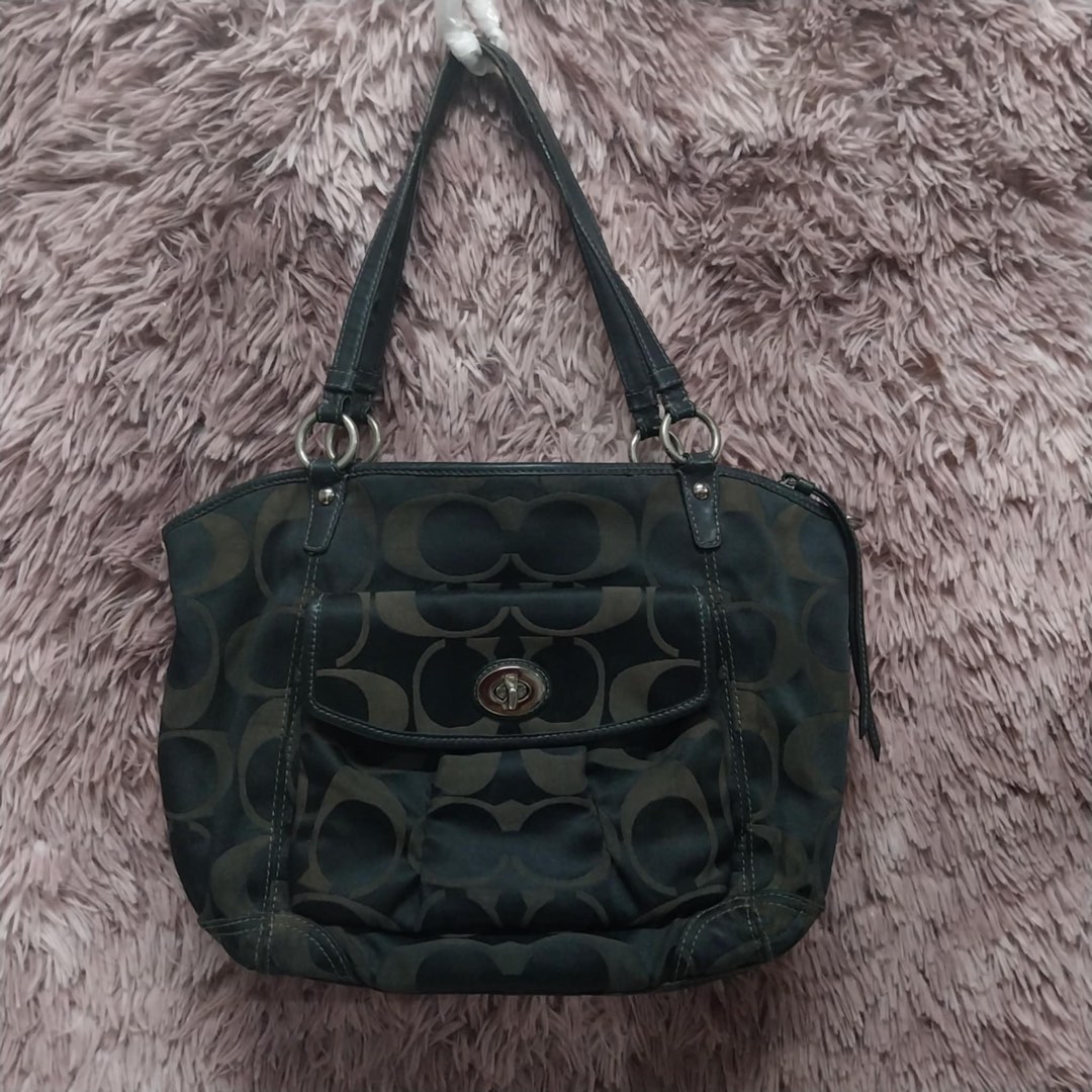 Coach Medium tote, Luxury, Bags & Wallets on Carousell