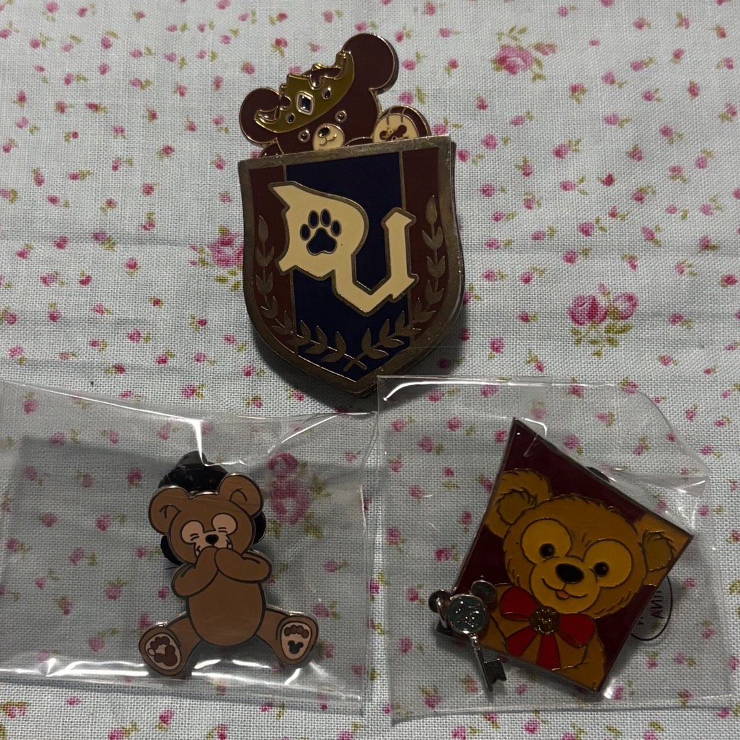 Disney Bears pin set - Unibearsity , Duffy, Hobbies & Toys, Memorabilia ...