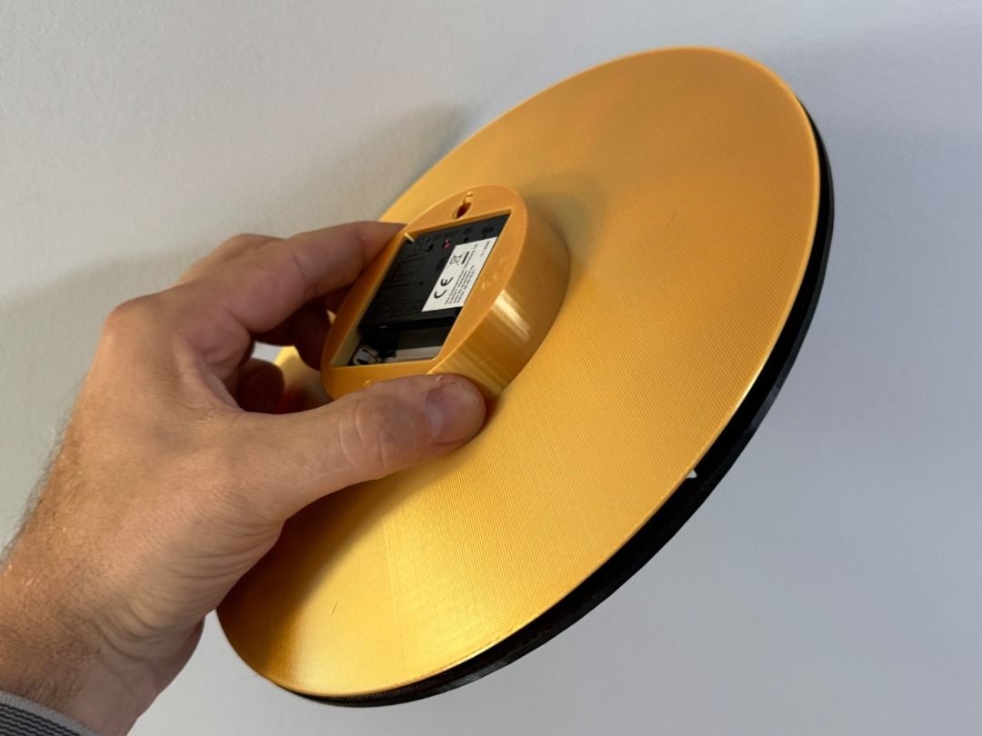 Frozen Elsa Hueforge Clock, Furniture & Home Living, Home Decor, Clocks ...