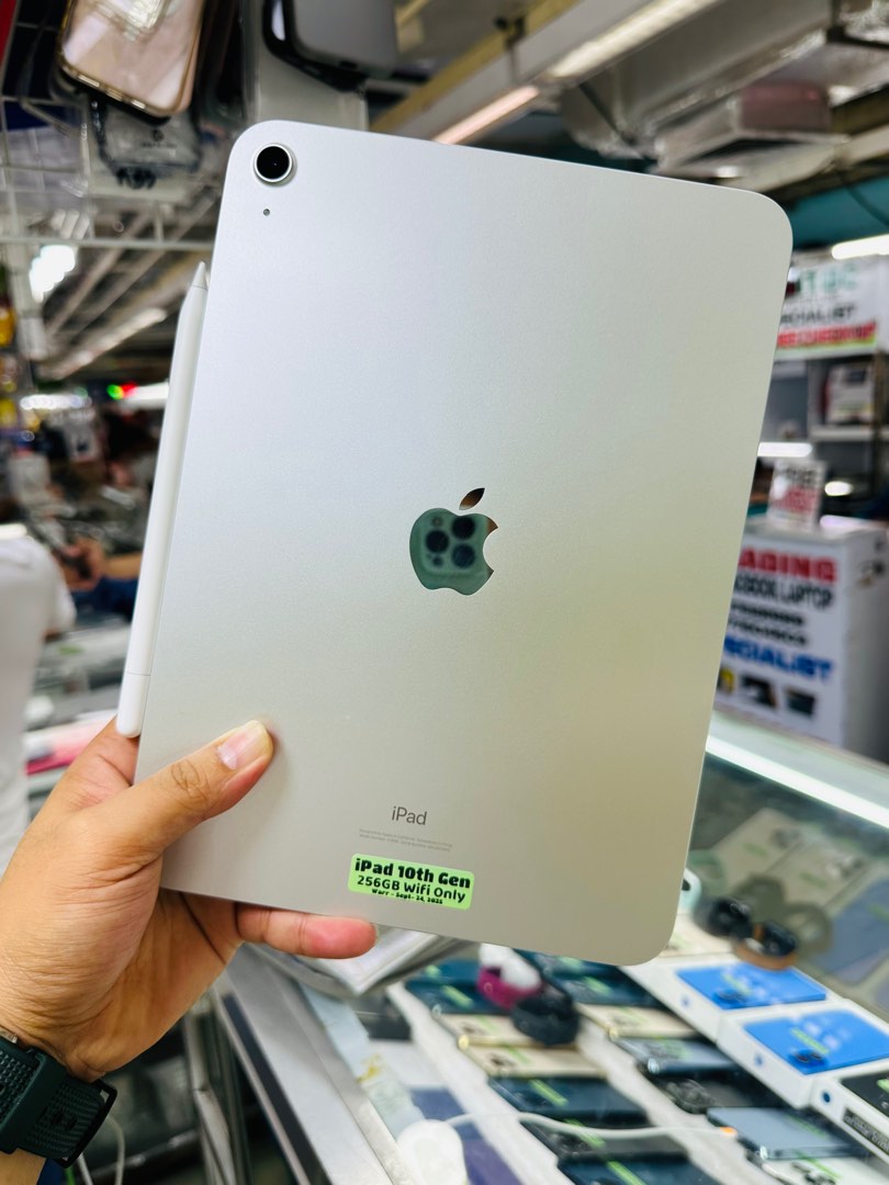 iPad 10th Gen 256GB Wifi Only Under warranty till September 24, 2025 99 ...