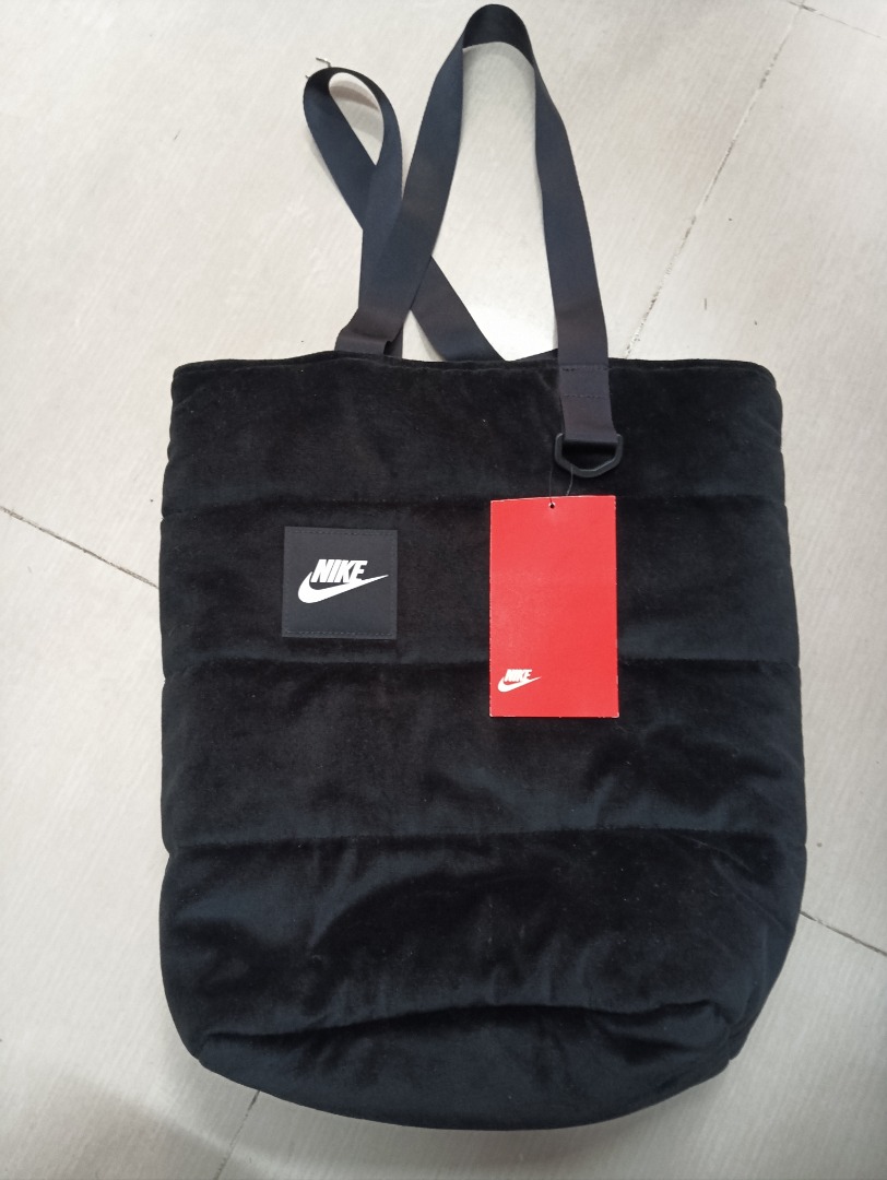 Nike Quilted Tote Bag, 女裝, 手袋及銀包, Tote Bags - Carousell