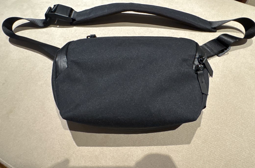 Alpaka vertex sling, Men's Fashion, Bags, Sling Bags on Carousell