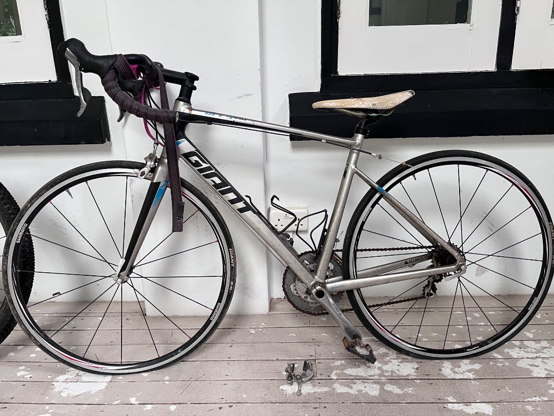 Giant TCR 2 Compact Road Bike - Size M, Sports Equipment, Bicycles ...