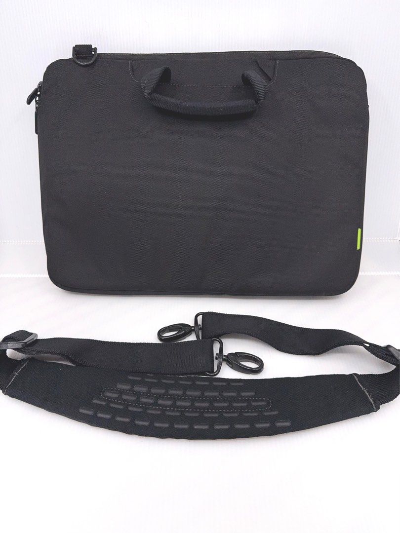 Incase 黑色筆電包 (適用 15 吋 MacBook Pro), 電腦及科技產品, 電腦周邊產品, 筆記型電腦包包在旋轉拍賣