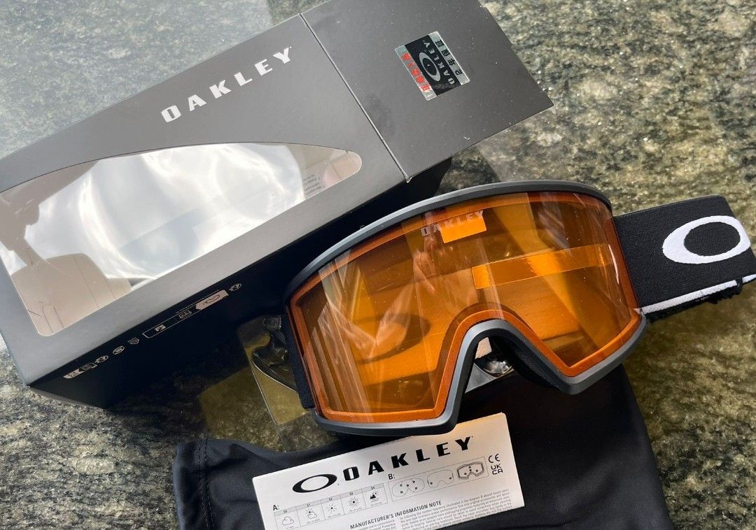 Oakley Target Line L size goggles, 運動產品, 其他運動配件 - Carousell