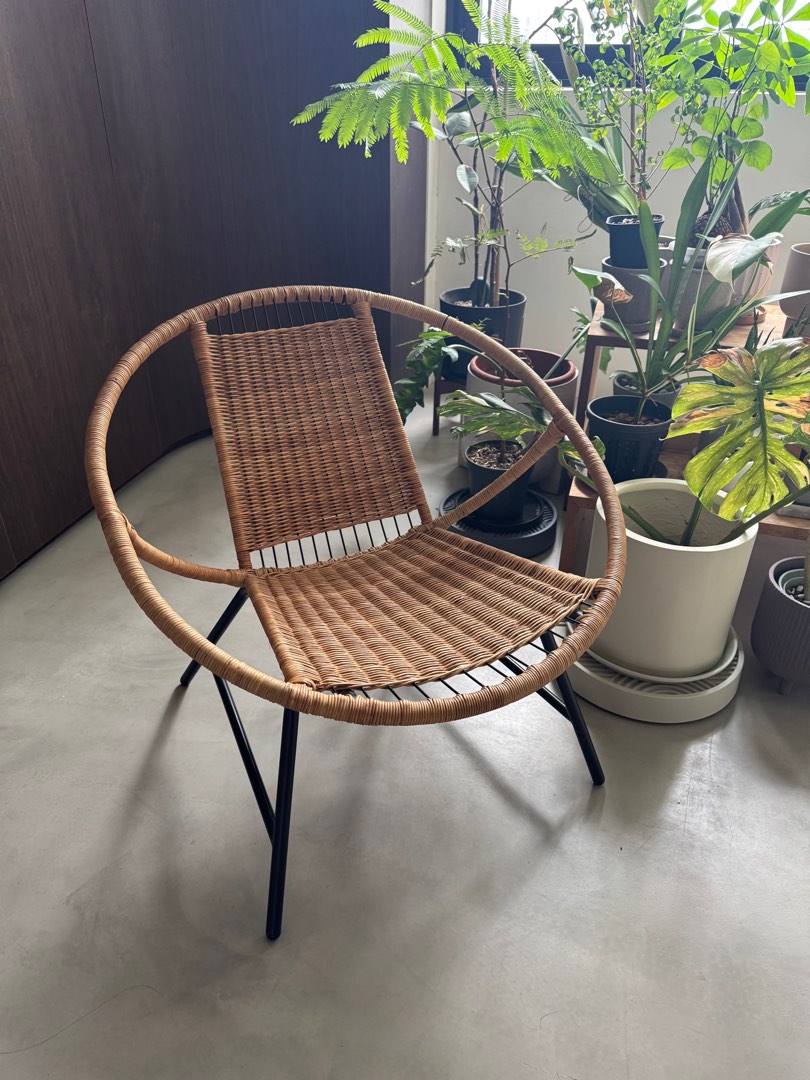Wicker Circle Chair with Black Legs, Furniture & Home Living, Furniture ...