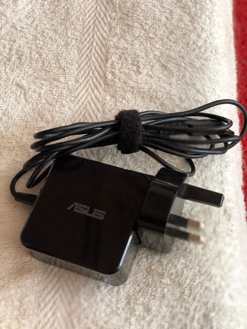 ASUS AC Adapter - ADP-45AW A. Original Asus laptop charging cable (UK 3 ...