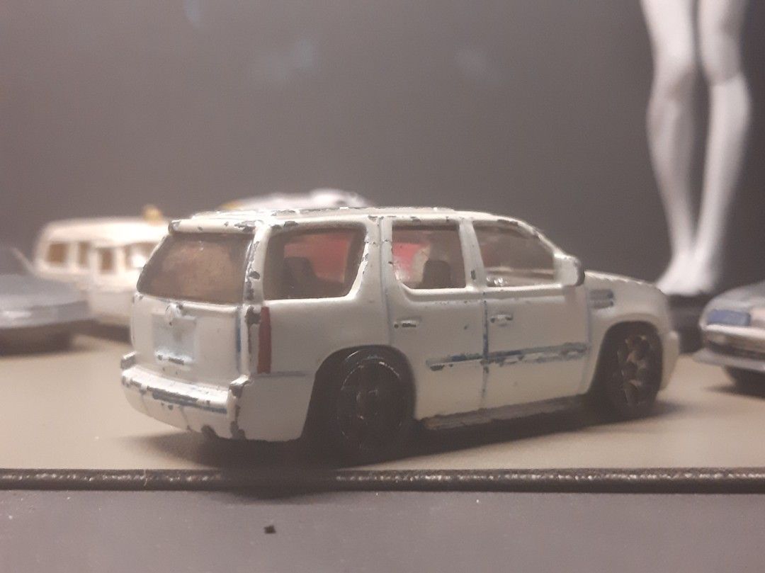 Hot Wheels Cadillac Escalade, Hobbies & Toys, Toys & Games on Carousell
