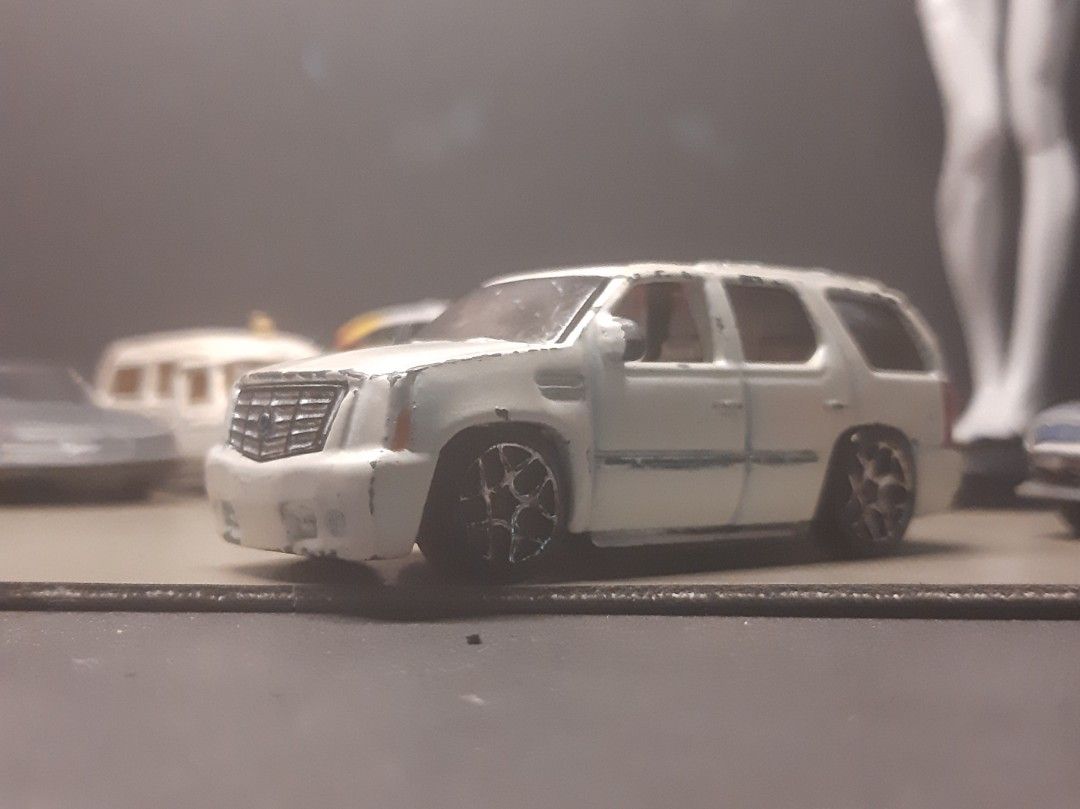 Hot Wheels Cadillac Escalade, Hobbies & Toys, Toys & Games on Carousell