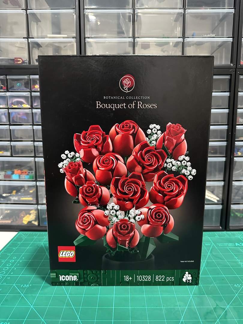 LEGO Botanicals 10328 Bouquet of Roses Building Set (822 Pieces ...