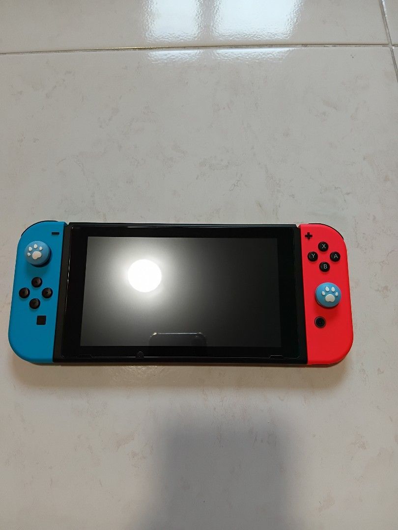 Nintendo Switch Console Gen 1 with Red/Blue Joy-Cons, Video Gaming ...