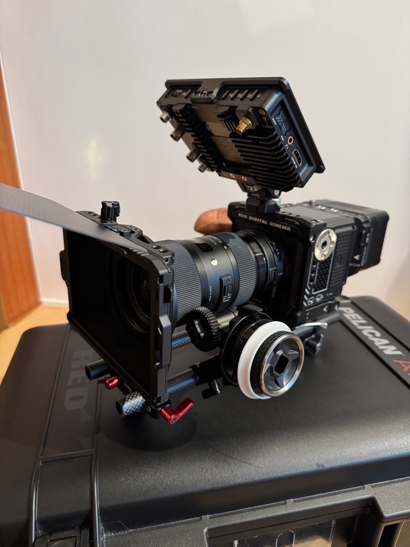 Red Komodo 6K + Complete Rig, 攝影器材, 攝錄機 - Carousell