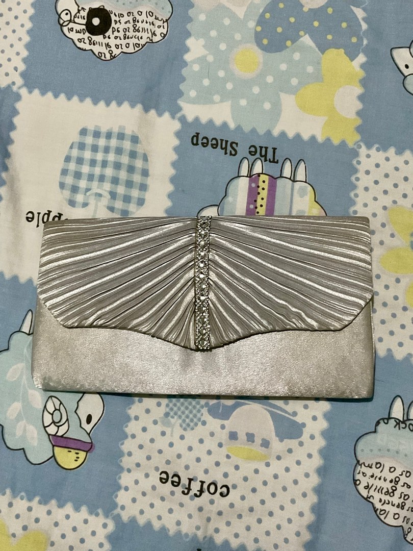 Silver formal bag clutch, Women's Fashion, Bags & Wallets, Clutches on ...