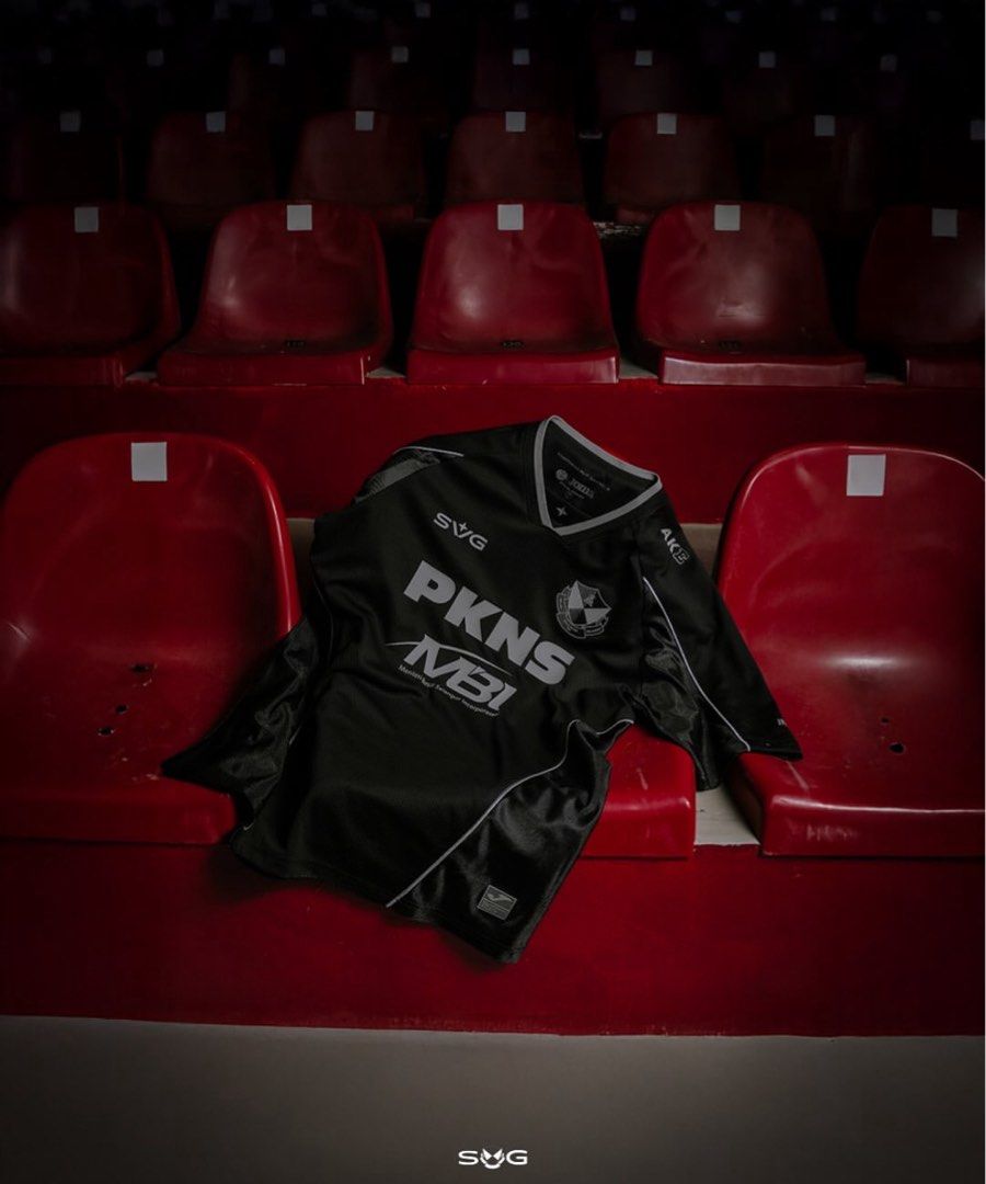 SVG X Selangor FC, Men's Fashion, Activewear on Carousell
