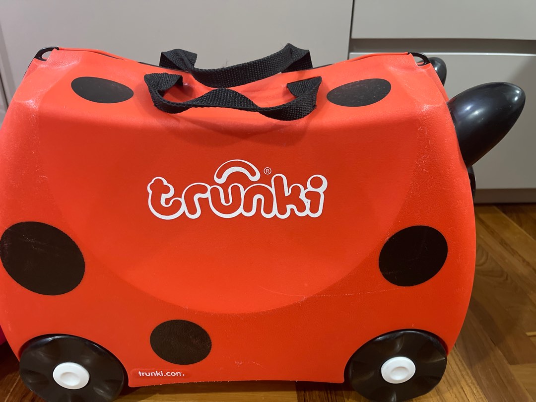 Trunki Kids' Ride-On Suitcase - Ladybug & Hello Kitty, Hobbies & Toys ...