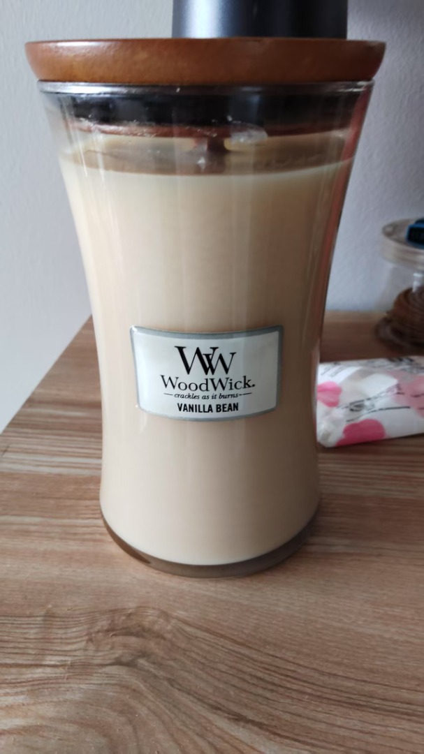 WoodWick Vanilla Bean Candle, Furniture & Home Living, Home Fragrance ...