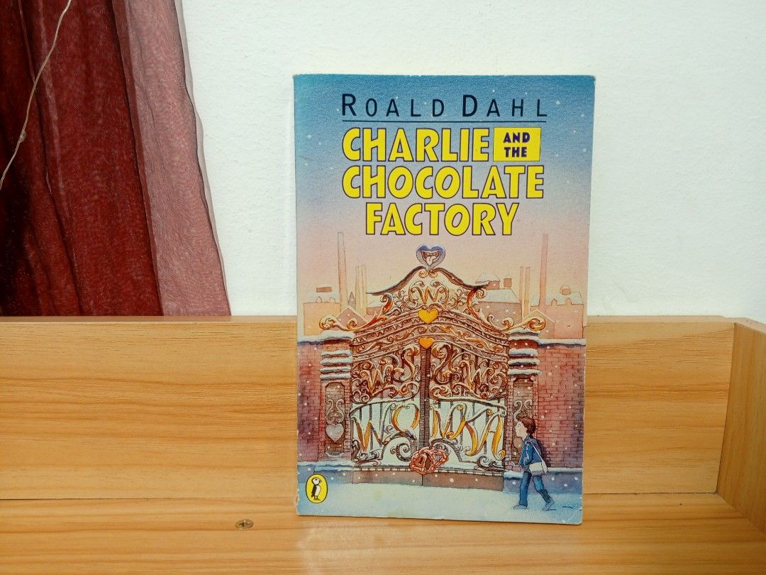 Charlie and the Chocolate Factory by Roald Dahl (Puffin Classics ...