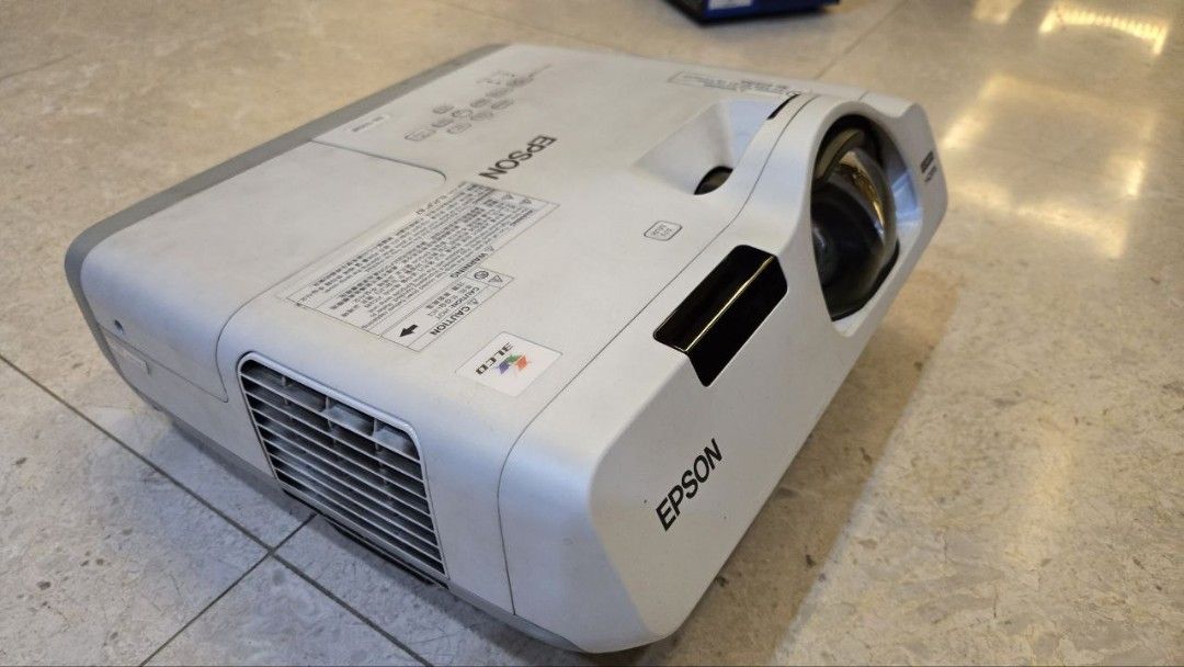 Epson EB535W projector, TV & Home Appliances, TV & Entertainment ...