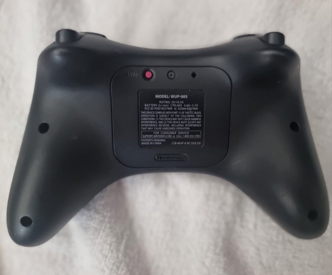 Nintendo Wii U Pro Wireless Controller Black (free 2 wii controllers ...