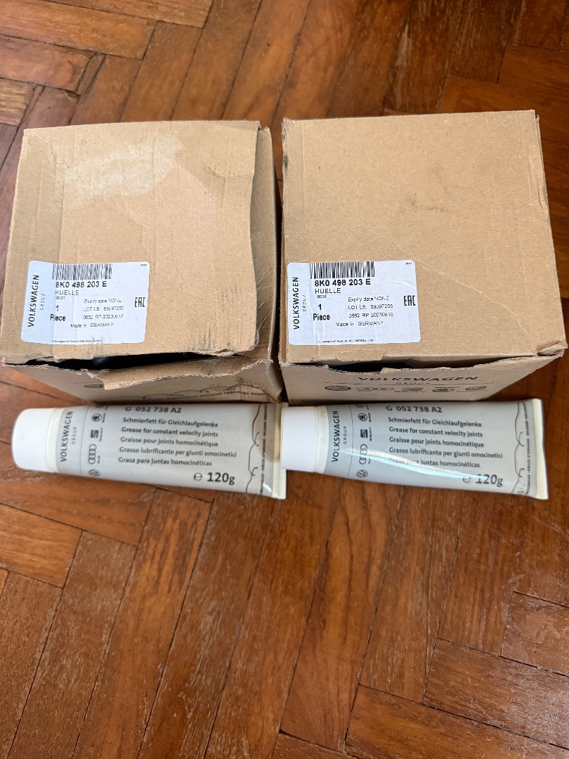 2 x Audi A5 B8 Genuine Original front Driveshaft boots with grease, Car ...