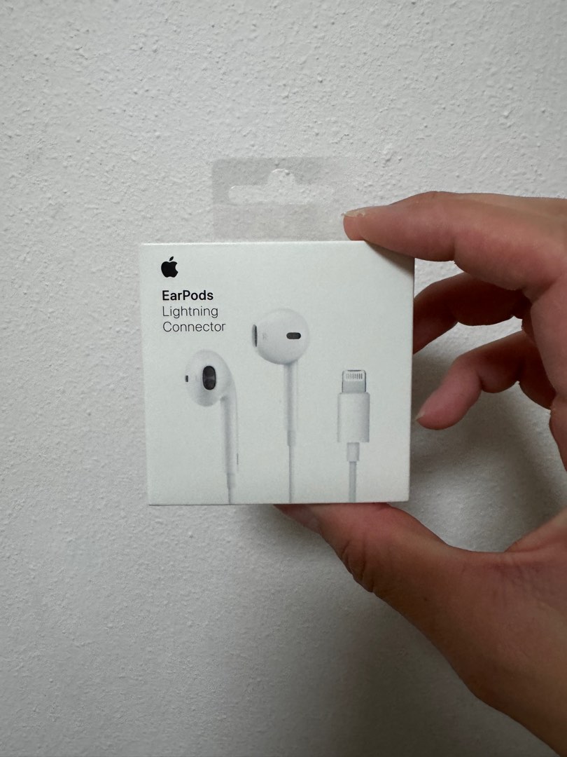 Apple EarPods with Lightning Connector - Brand New, Audio, Earphones on ...