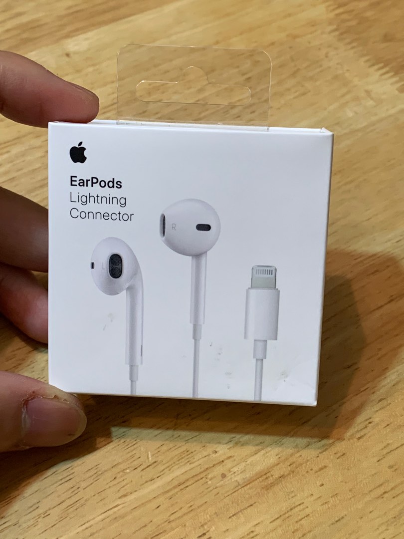 Apple EarPods with Lightning Connector - Brand New, Audio, Earphones on ...