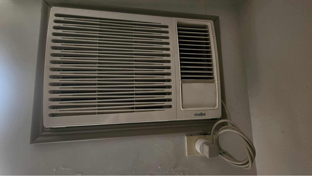Mabe MEV09VQ (1 HP) Aircon, TV & Home Appliances, Air Conditioning and ...