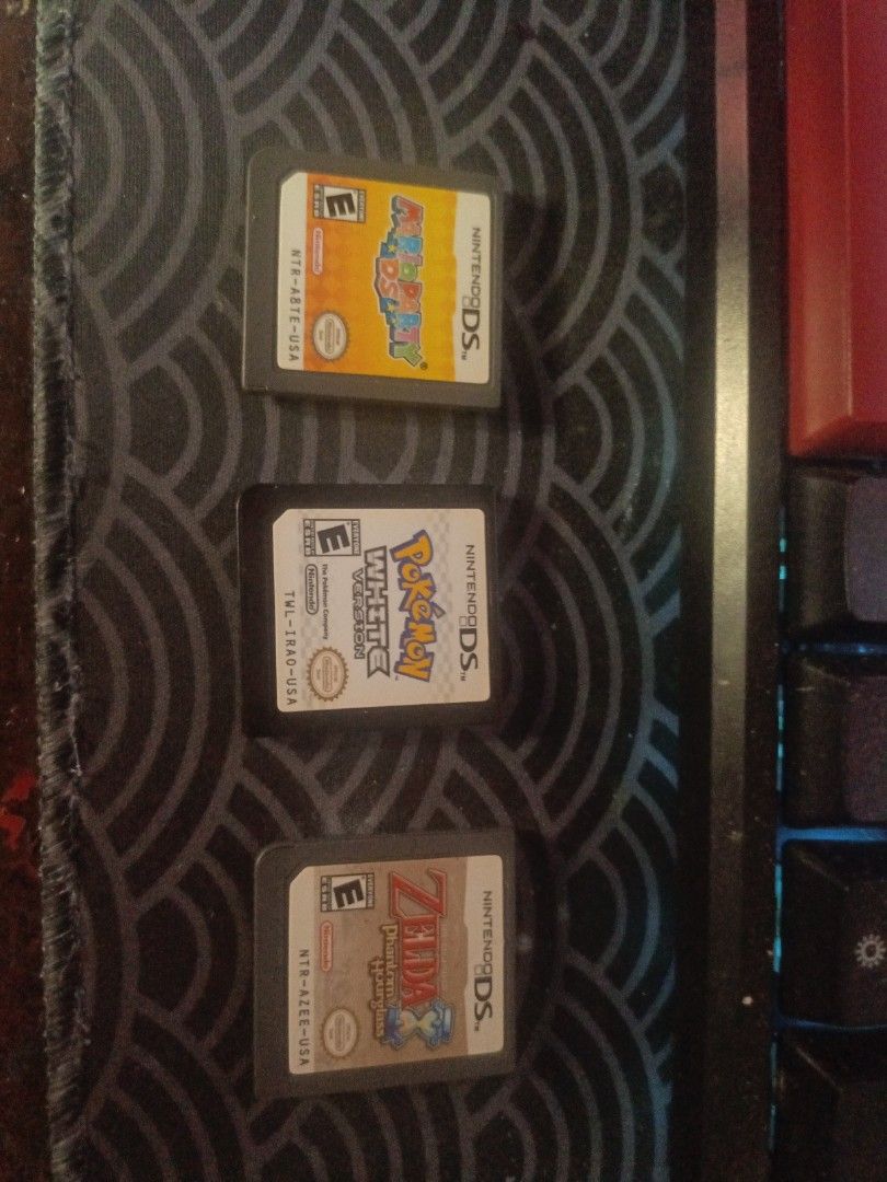 Original DS games Pokemon Black, The Legend of Zelda Phantom Hourglass ...