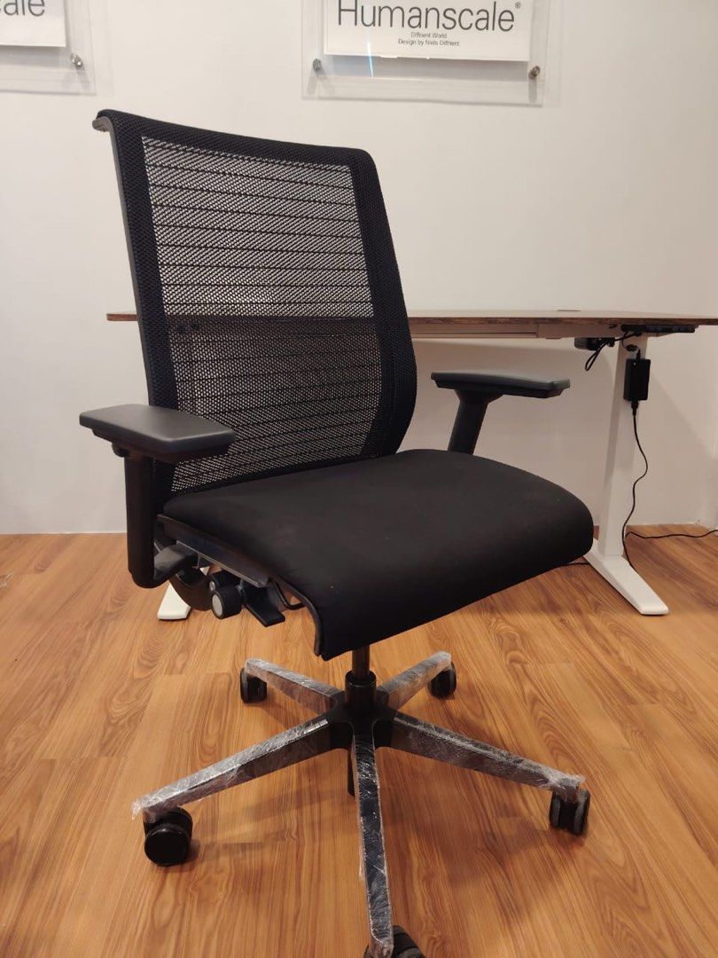 Retail more than rm2k 2 days year end offer Reduce to clear Steelcase ...