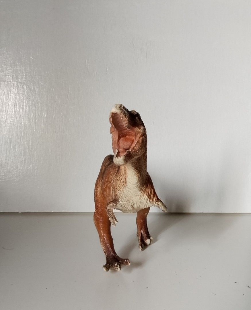 1998 SAFARI LTD. THE CARNEGIE T-REX DINOSAUR FIGURE, Hobbies & Toys, Toys & Games on Carousell