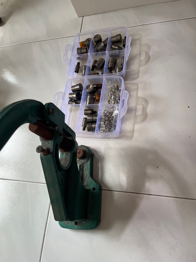 Snap Fastener Tool Kit with Assorted Snaps, Hobbies & Toys, Stationery ...