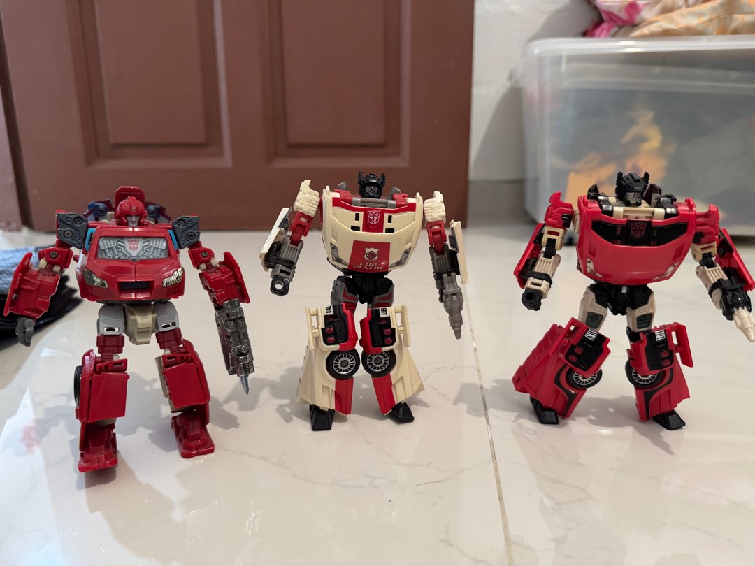 Transformers classics. Red Alert/Sideswipe/ironhide, Hobbies & Toys ...