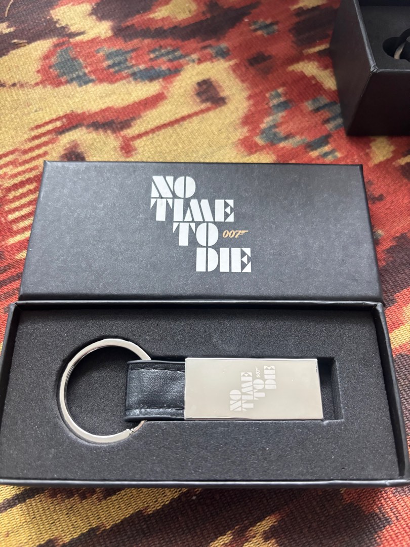 007 No Time To Die keychains, Hobbies & Toys, Memorabilia ...